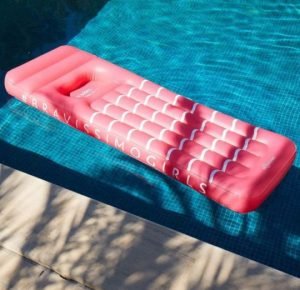 This Pool Float Is Designed For Baby Bumps Will Make Summer Pregnancy A ...