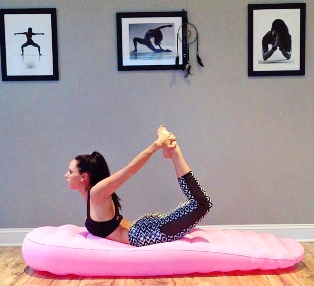 This Pool Float Is Designed For Baby Bumps Will Make Summer Pregnancy A ...