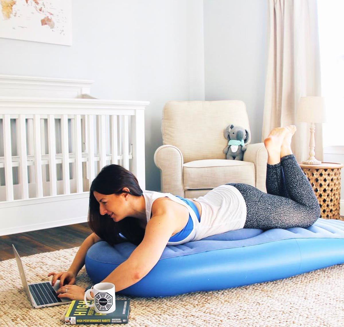 This Pool Float Is Designed For Baby Bumps Will Make Summer Pregnancy A ...
