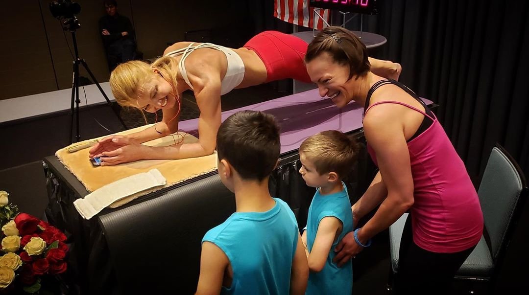 This Canadian Woman Breaks World Record For Longest Plank After Holding ...