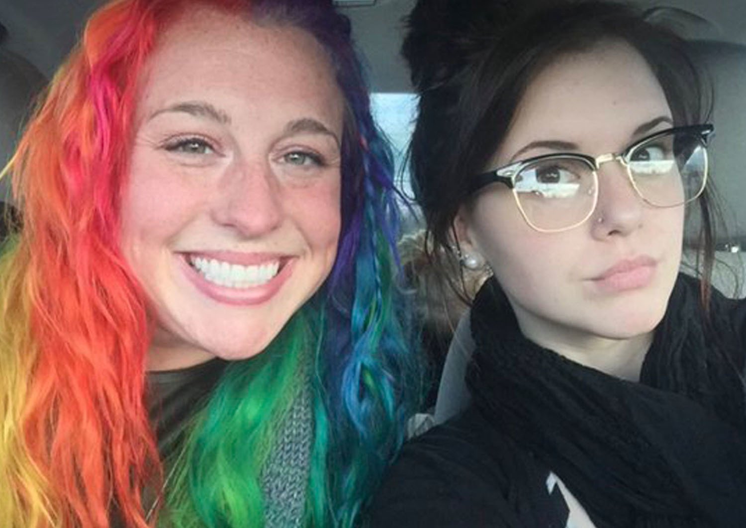 These Polar Opposite Sisters Are Going Viral And Are Who We Can Stan For